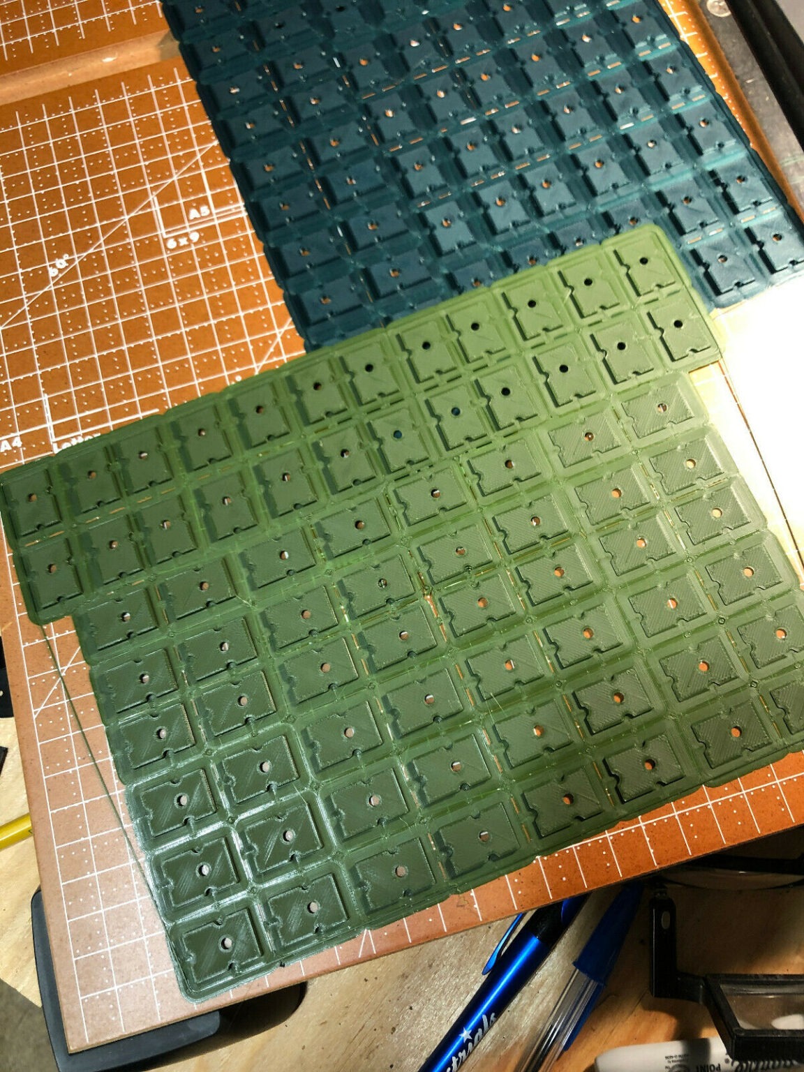 Kadee O Scale 2 Rail Coupler Shims Army Green 3D Printed PN#10000G ...